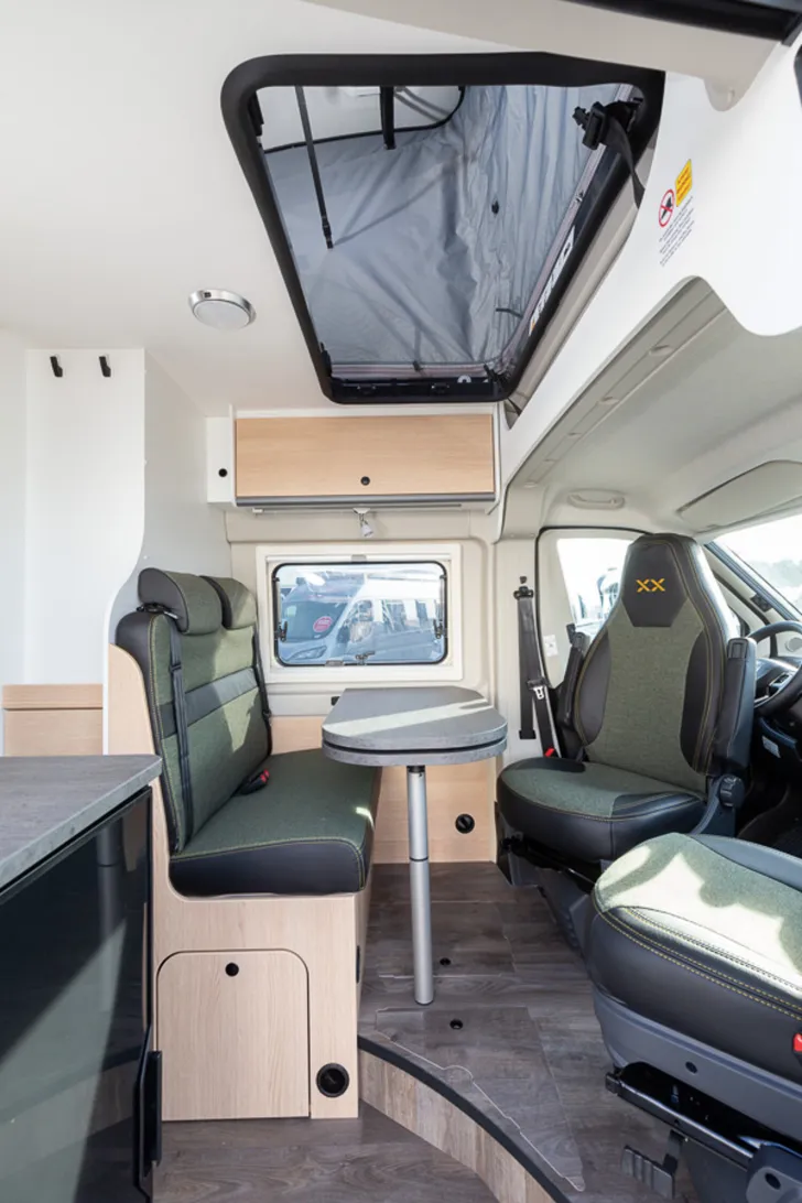 Sunlight Cliff XX 600 RT 5.193 Preisvorteil als Campervan in Mannheim ...