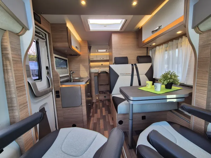 Weinsberg CaraCompact 600 MEG [PEPPER] *LED*Premiumtür* als ...